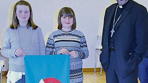 Bishop visits banner making workshop | thepost.uk.com