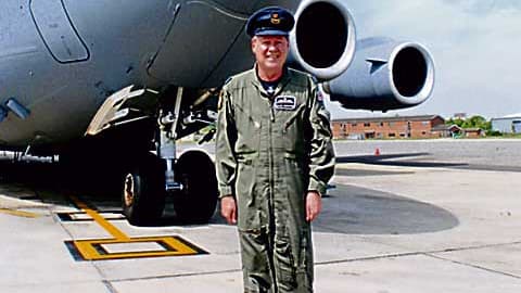 Tregadillett’s David retires from the RAF | thepost.uk.com