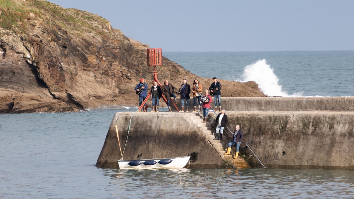 Port Isaac: Charming Cornwall village and filming hotspot, in Kernewek ...