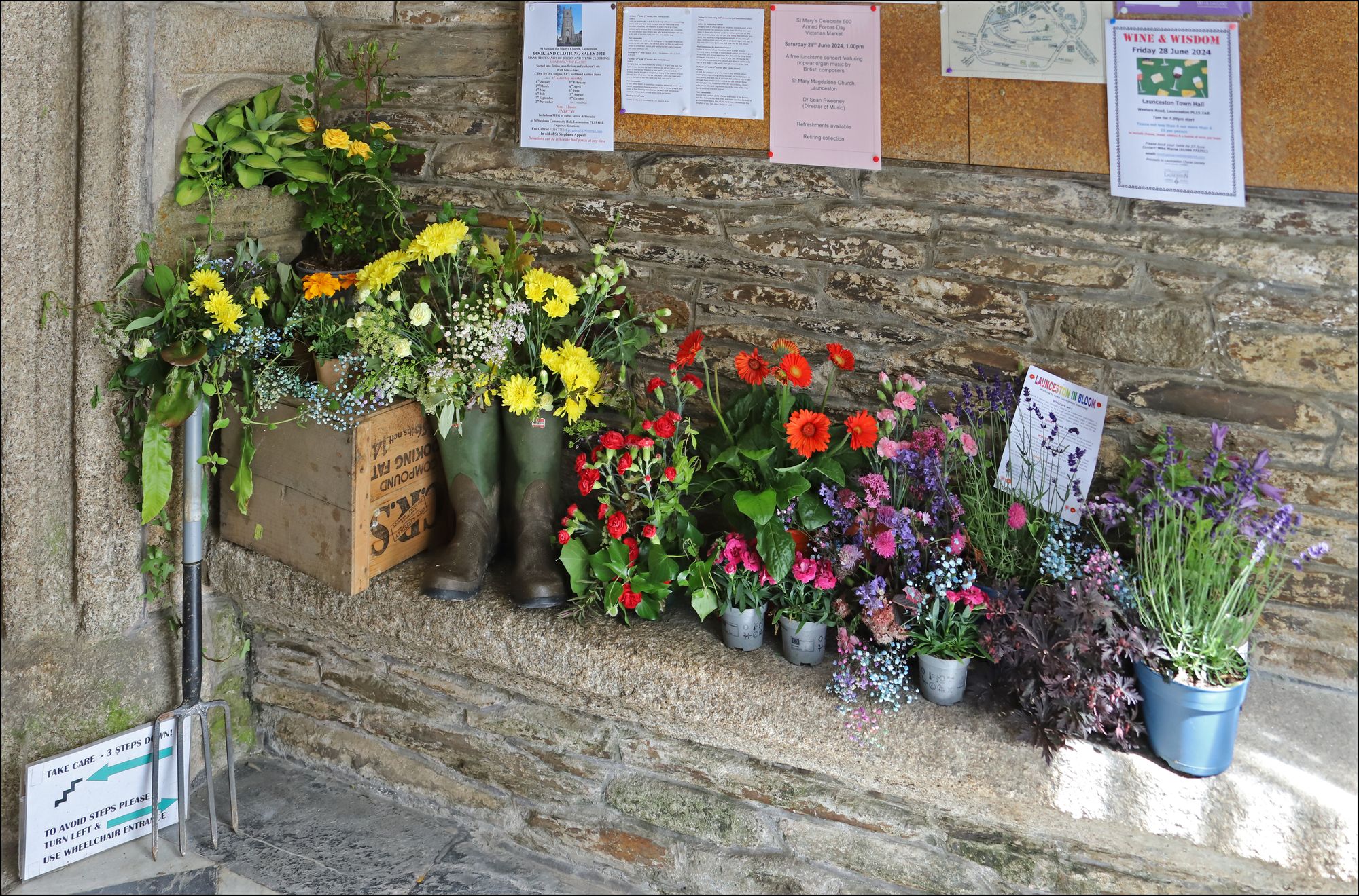 Launceston church celebrates 500-year anniversary with special visit ...